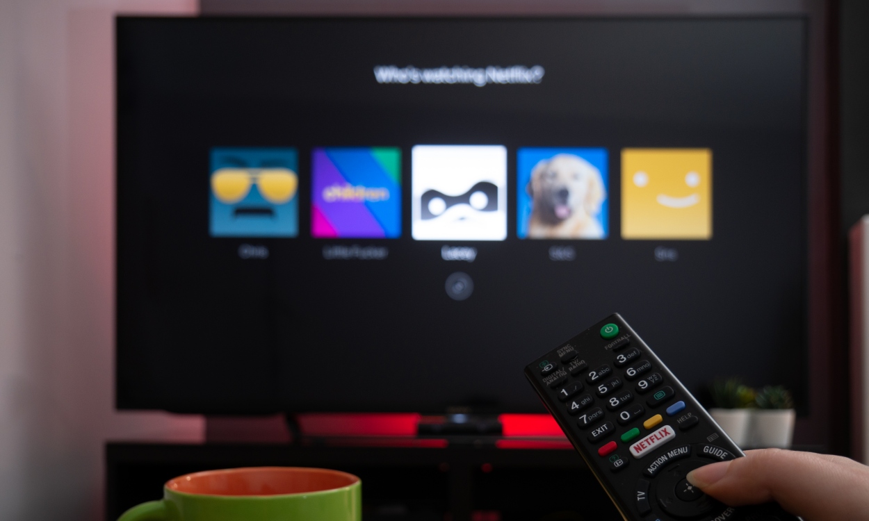 How to Update Netflix Household | Beebom