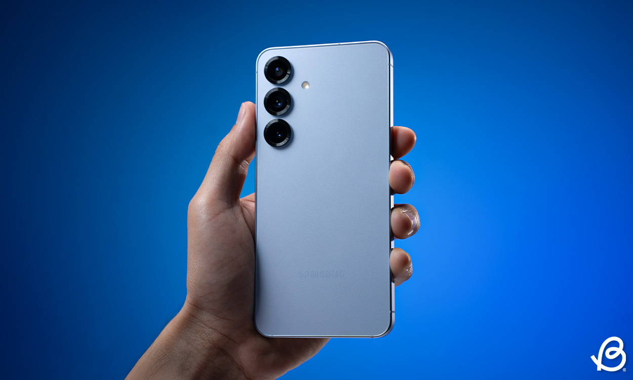 10 Best Small Phones You Can Buy in 2025 | Beebom